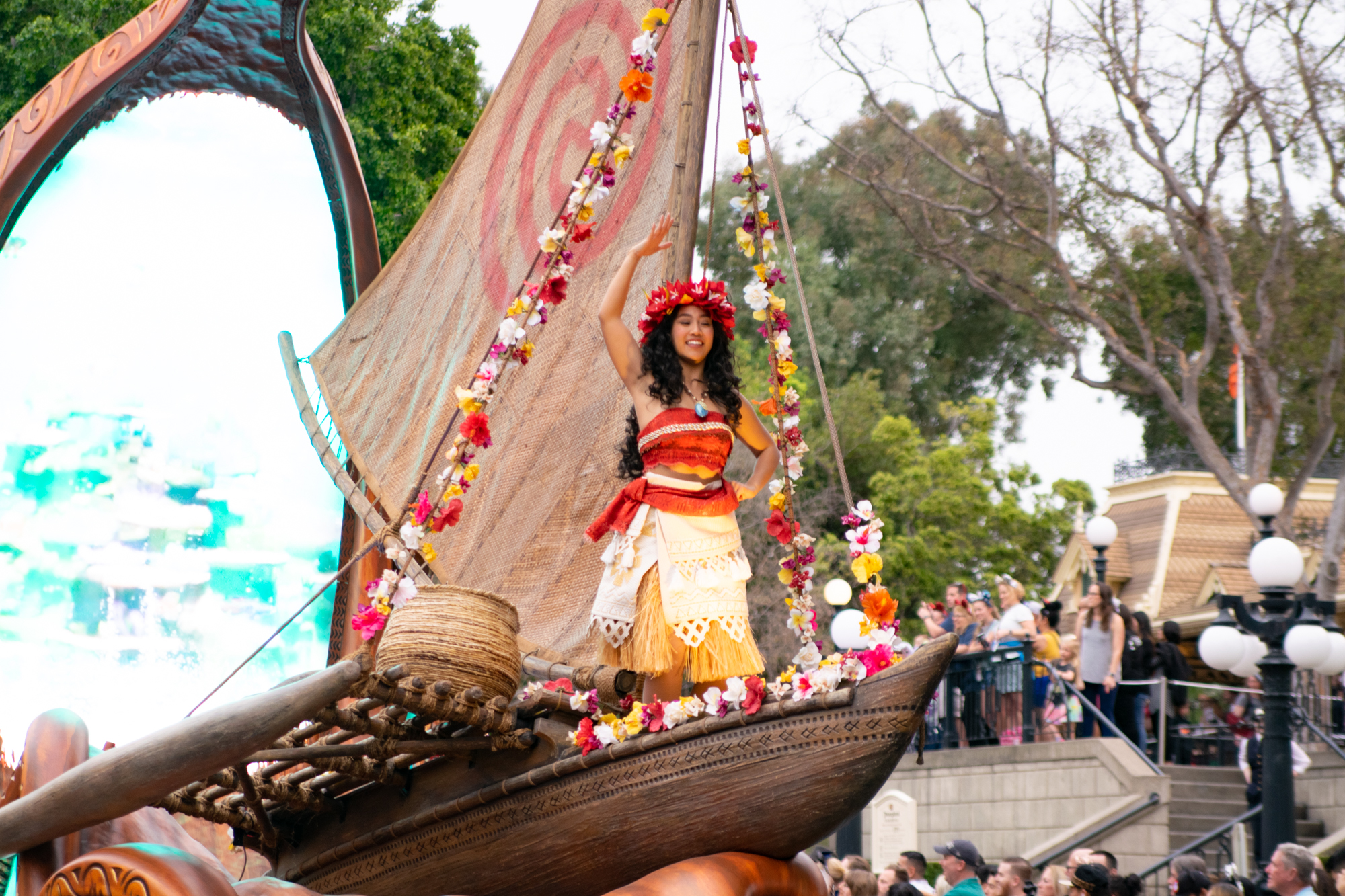 ディズニーランド新パレード「Magic Happens」スタート｜あとなびマガジン