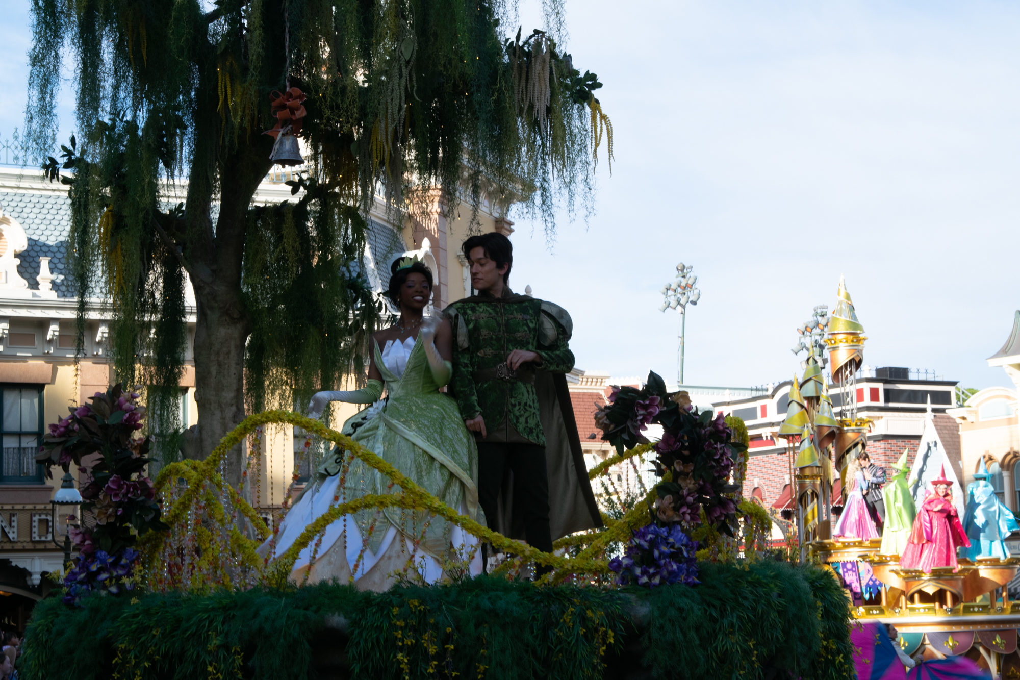 プリンセスになる魔法の瞬間：ディズニーランド新パレード「Magic Happens」ユニット8｜あとなびマガジン