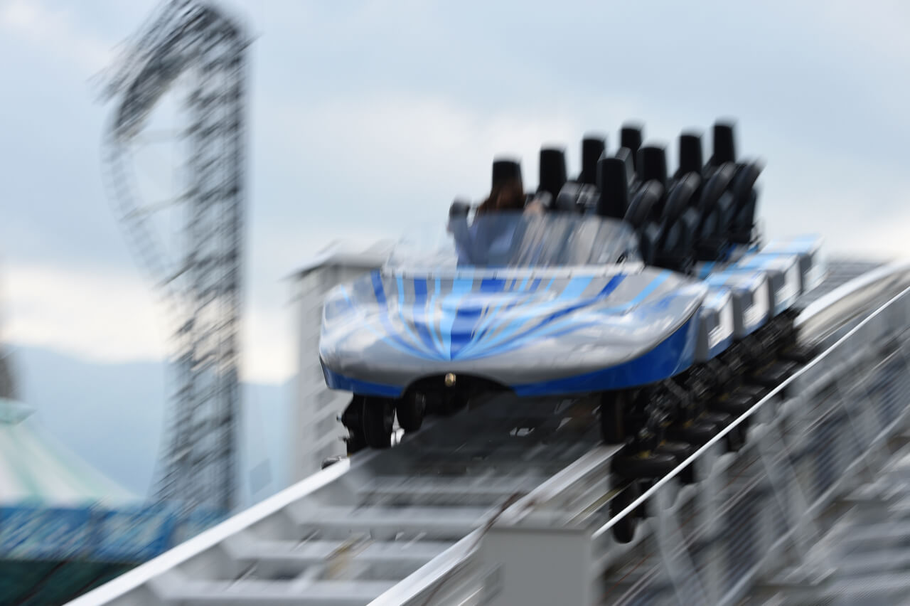 人気コースターをVR+MX4Dで再現 富士急ハイランドに「ほぼほぼジェットコースターV」オープン｜あとなびマガジン