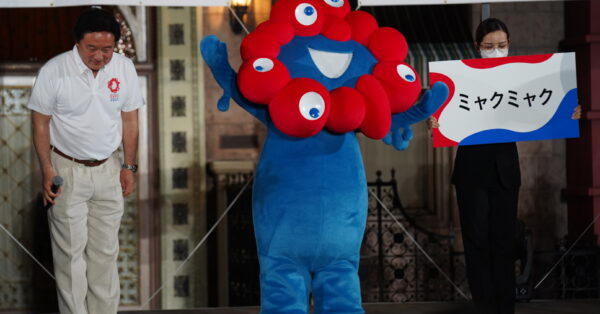 【写真】USJ、75名の特別ショー 大阪・関西万博1000日前スペシャルパフォーマンス公演｜あとなびマガジン