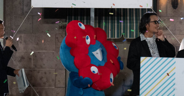 【写真】USJ、75名の特別ショー 大阪・関西万博1000日前スペシャルパフォーマンス公演｜あとなびマガジン