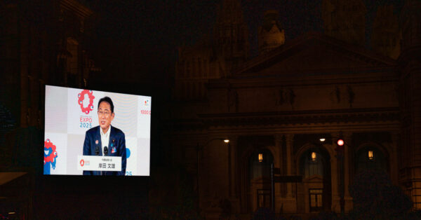 【写真】USJ、75名の特別ショー 大阪・関西万博1000日前スペシャルパフォーマンス公演｜あとなびマガジン