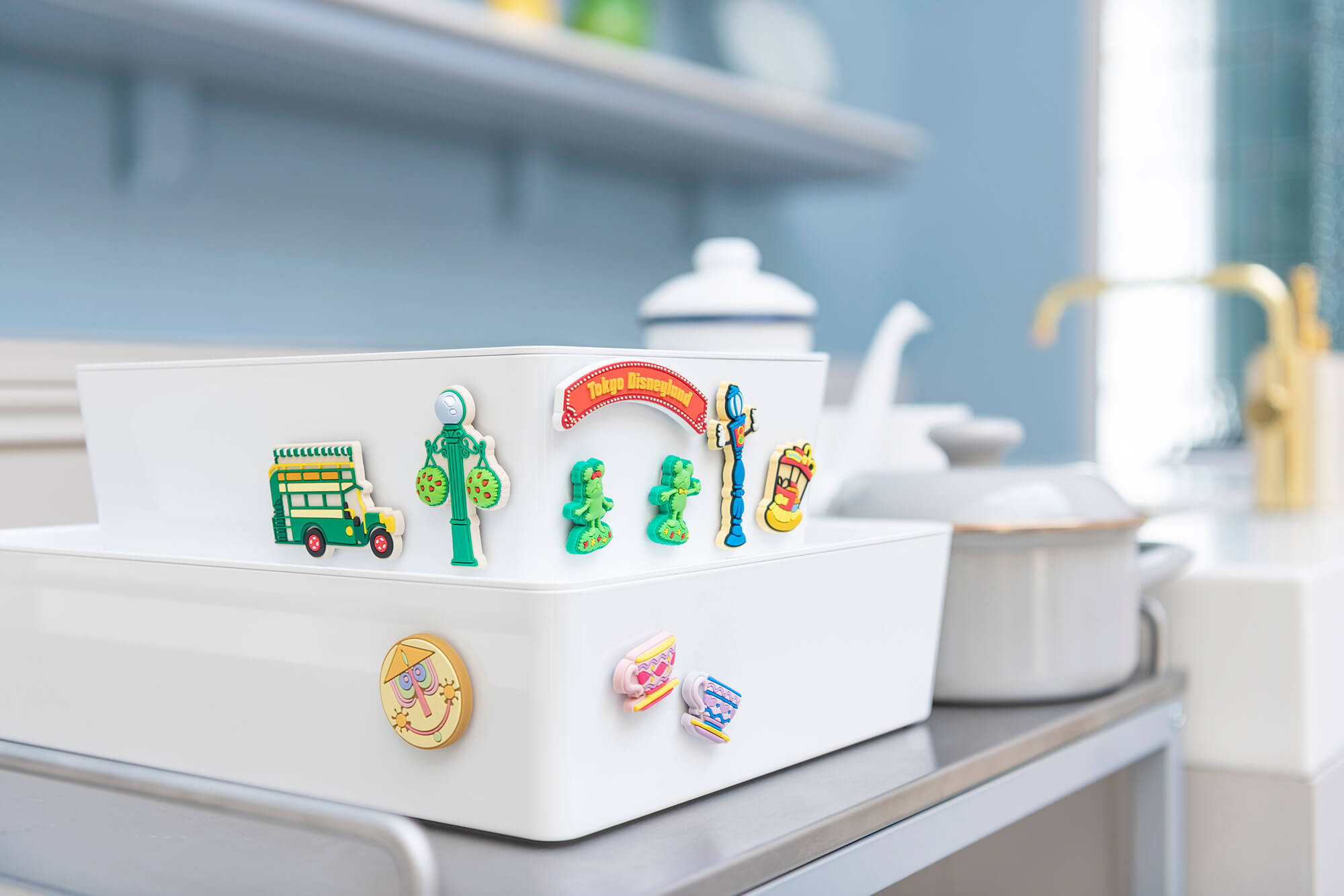 【写真】TDR40周年、シンデレラ城やパーク各所にデコレーション「ドリームガーランド」登場｜あとなびマガジン