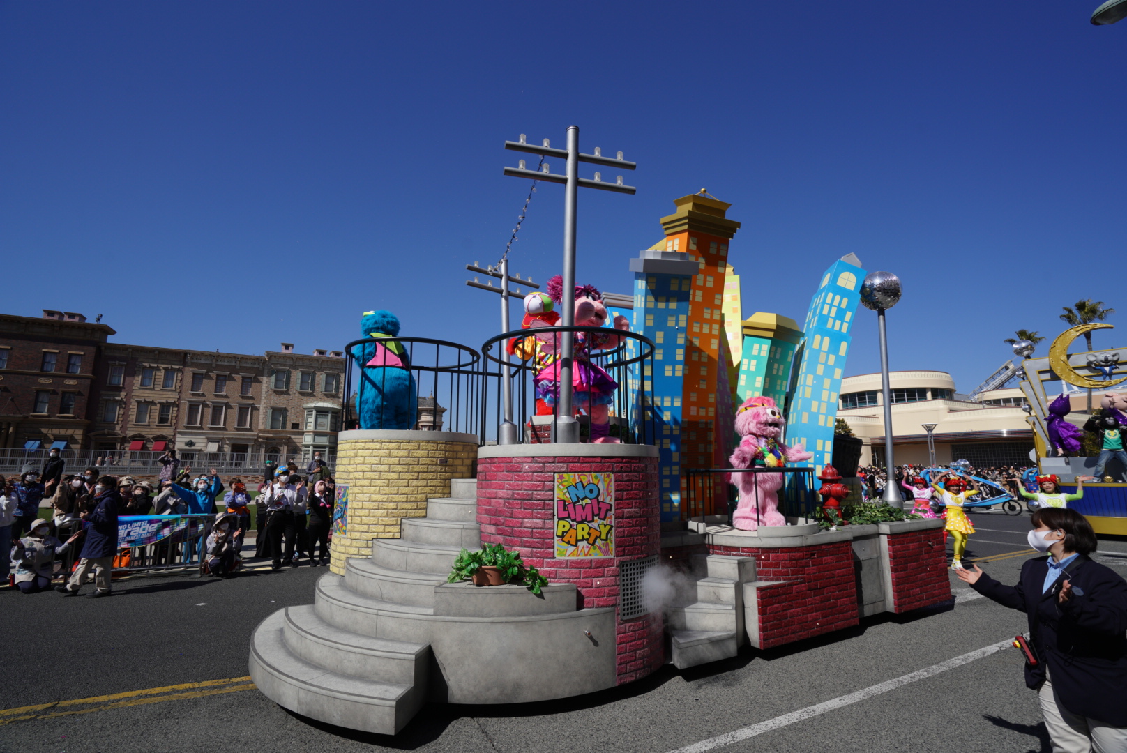 USJ 新パレードで7つのIPとコラボした理由、任天堂＆ポケモンとの今後のコラボは 部長インタビュー｜あとなびマガジン