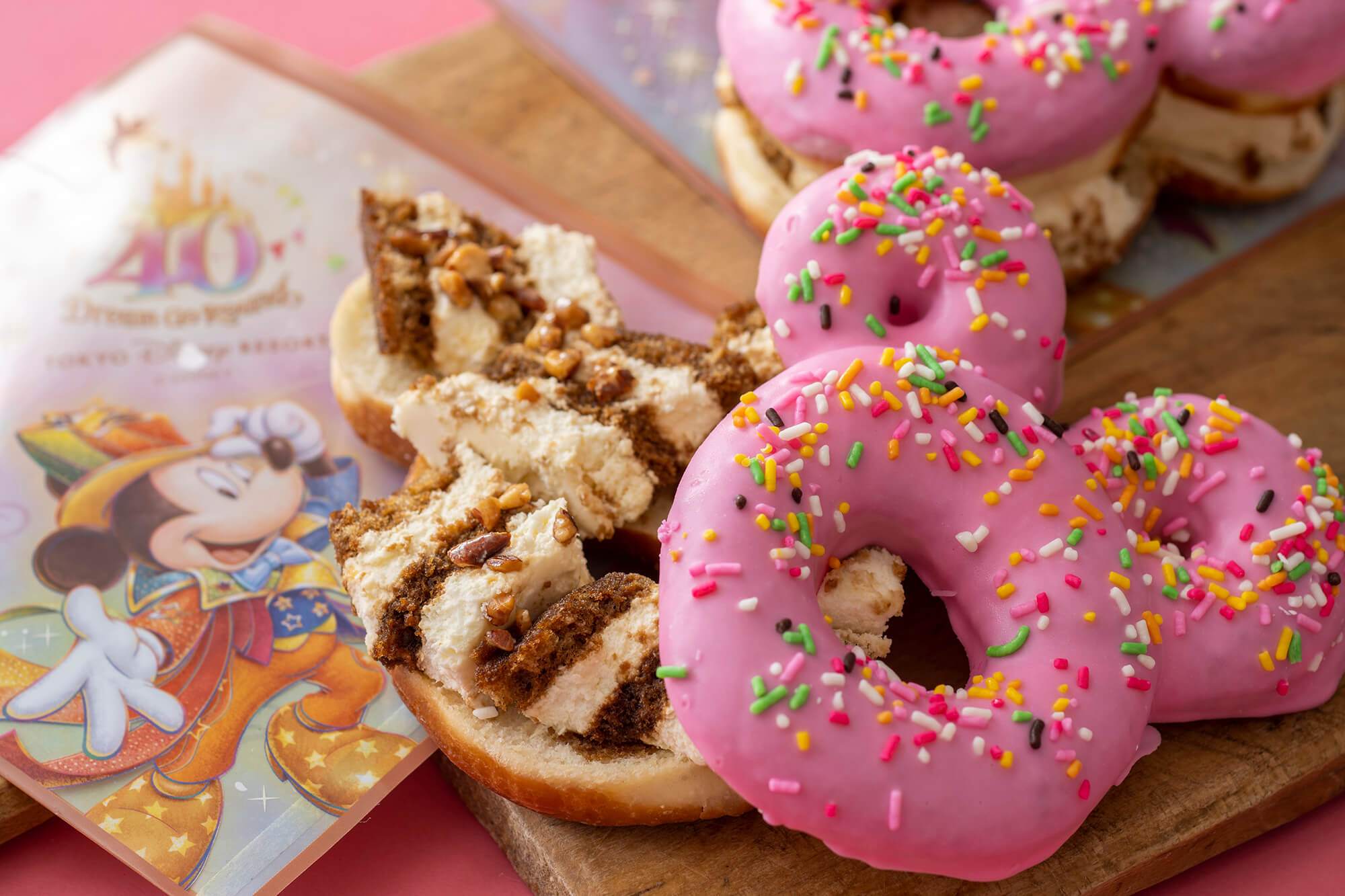 TDR40周年スペシャルメニュー ディズニー定番フードが華やかなフレーバーに｜あとなびマガジン