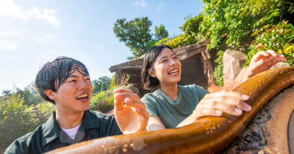 【写真】グーフィーがトゥーンタウンをびしょ濡れに TDR40周年の水かけアトラクション＆エリアが登場｜あとなびマガジン