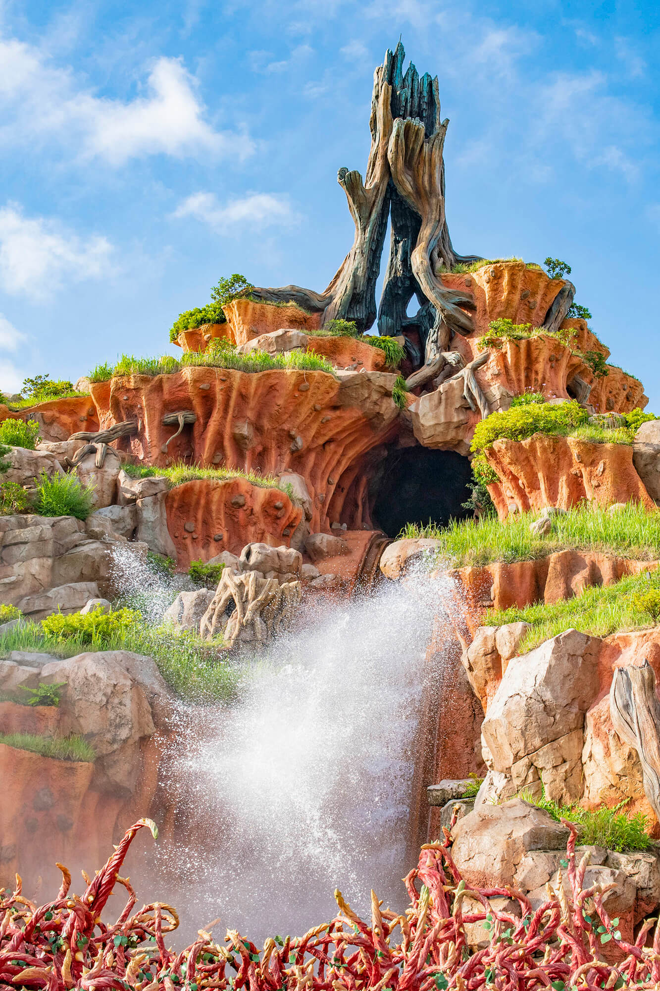 【写真】グーフィーがトゥーンタウンをびしょ濡れに TDR40周年の水かけアトラクション＆エリアが登場｜あとなびマガジン