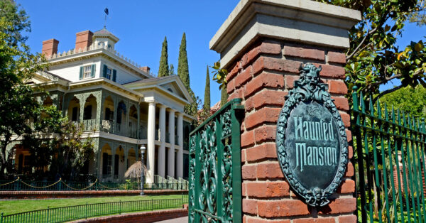 64ee2e0307f07-Disneyland-63- 64ee2e0307f07-Disneyland-63-