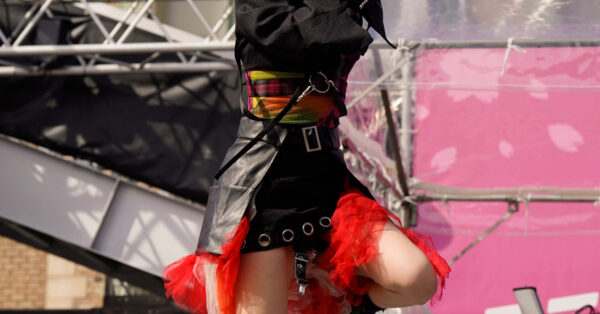 【写真】LiSA「鬼滅の刃 XRライド」初乗車 USJユニ春！ライブに出演｜あとなびマガジン