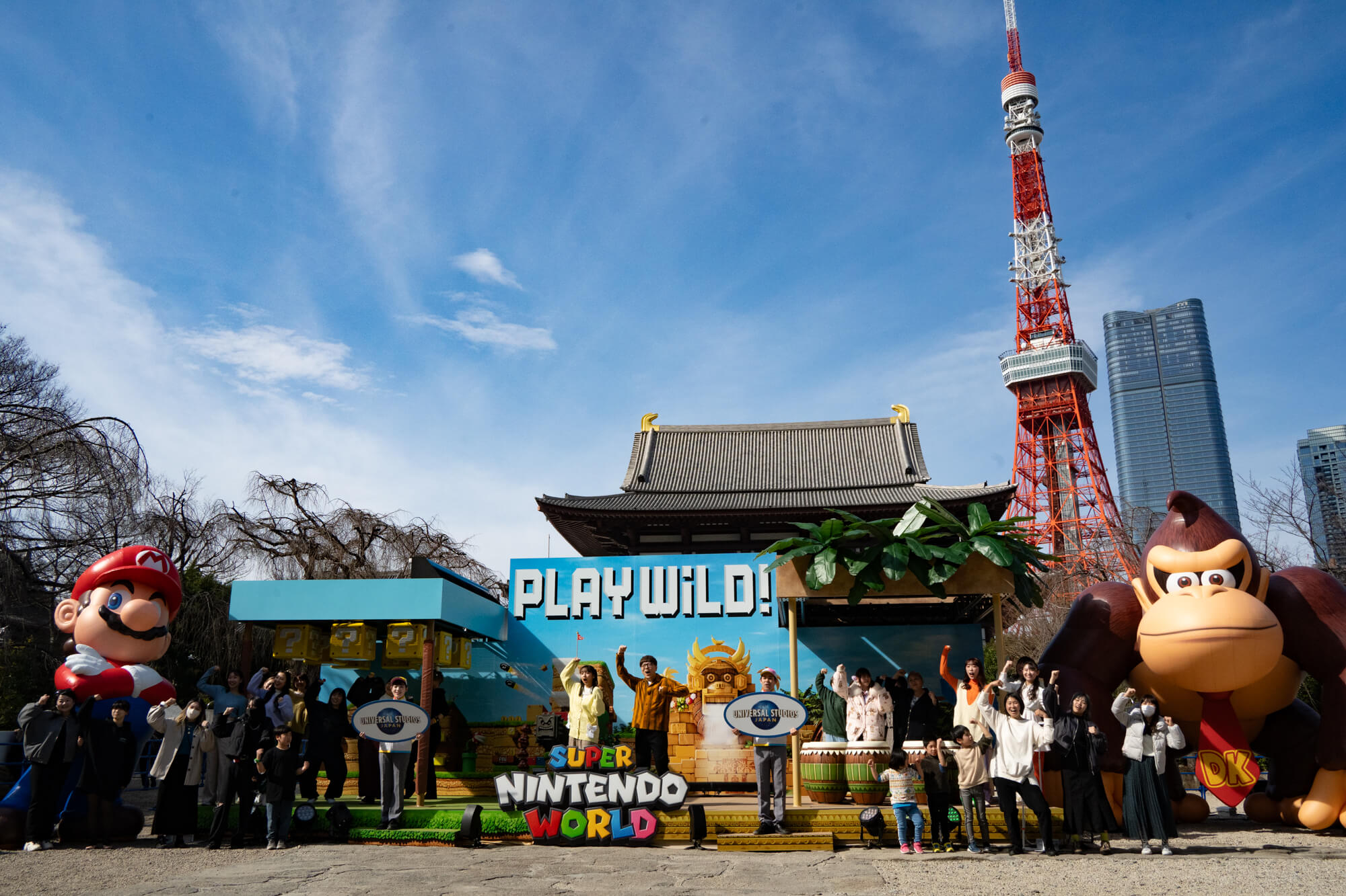 【写真】HIKAKINがUSJ「ドンキーコング・カントリー」を最速紹介 アトラクション新映像やエリア内ショップ＆フードを公開｜あとなびマガジン