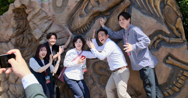 ジュラシック・パーク謎解きUSJでスタート 「最大2,000人のパーク周遊謎解き」導入の狙い｜あとなびマガジン