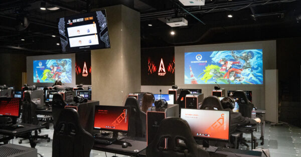 【写真】RED° TOKYO TOWERで「オーバーウォッチ 2」イベント オリジナルビジュアルも描き下ろし｜あとなびマガジン